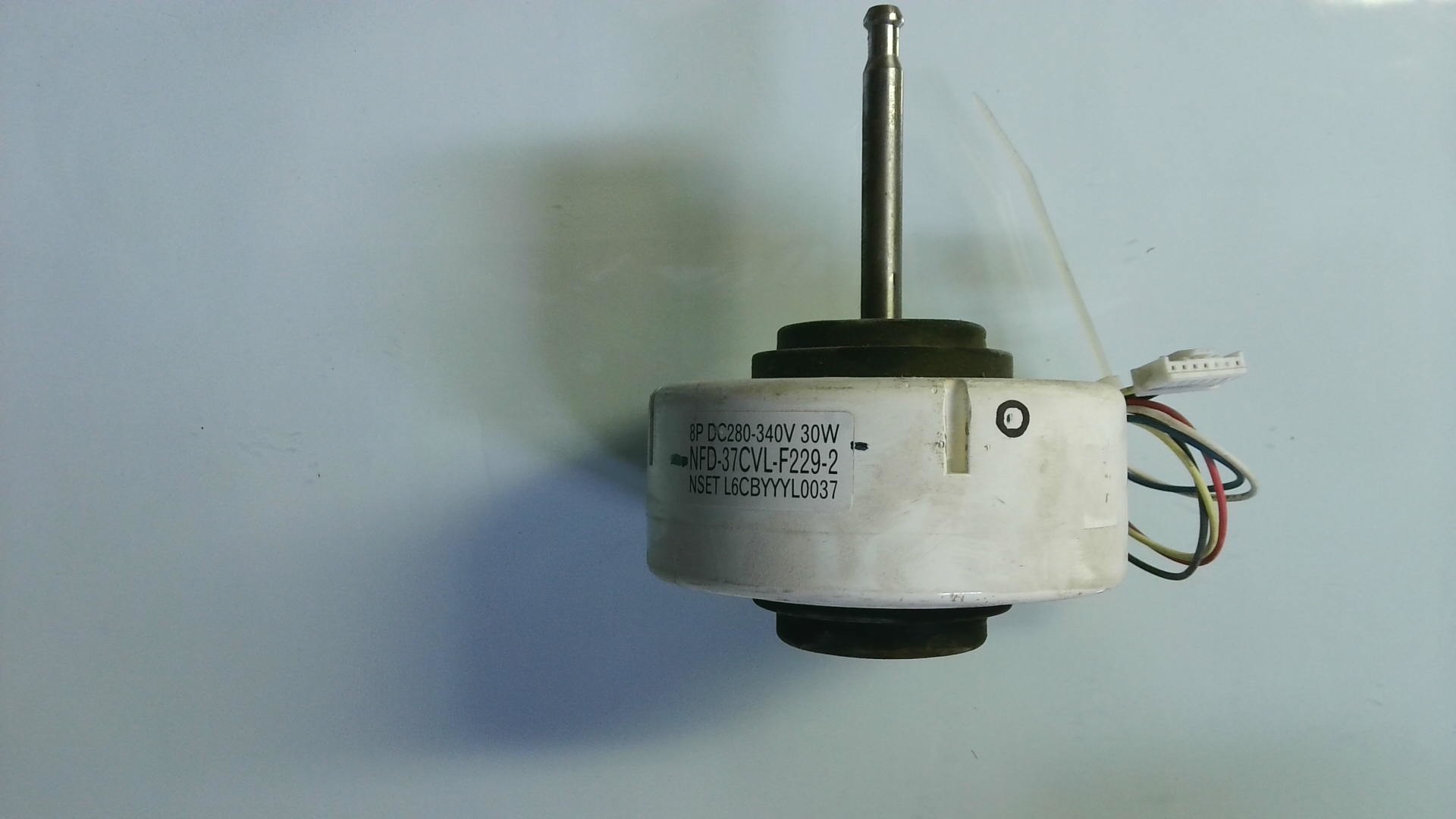 Motor nfd.37cvl-f229-2 / nset l6cbyyyl0037 / 8p dc280-340v 30w VI 02 ...